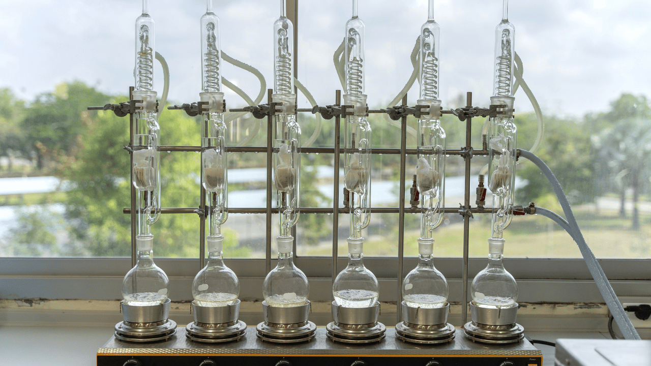 Understanding Distillation Flask: Definition, Functions, Working ...